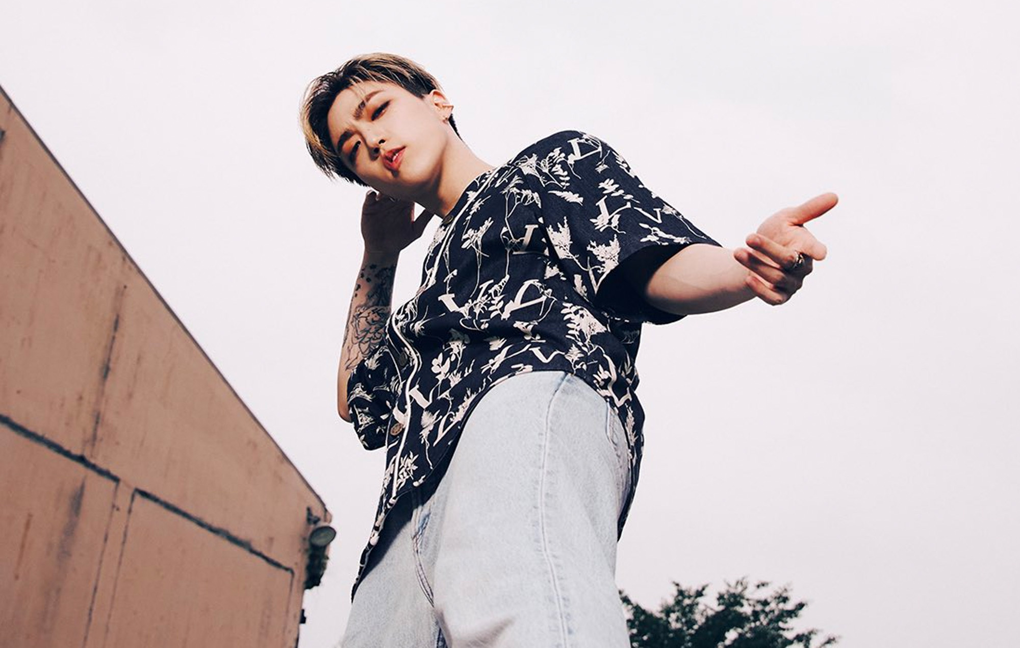 Junny estrena el vídeo musical de su nuevo single 'Not About You ...