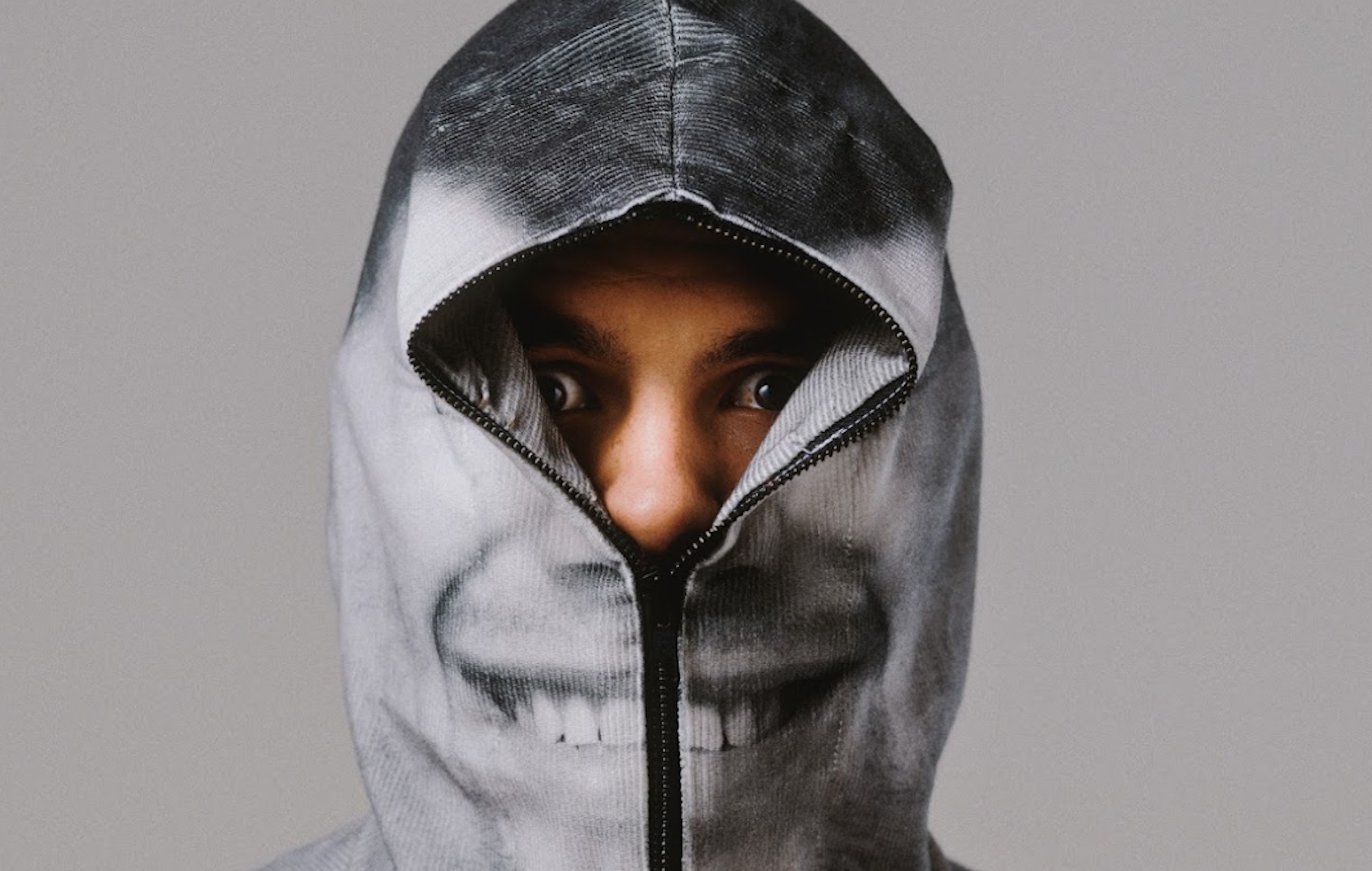 Slowthai vuelve con su nuevo single 'I Know Nothing': "Levantémonos ...