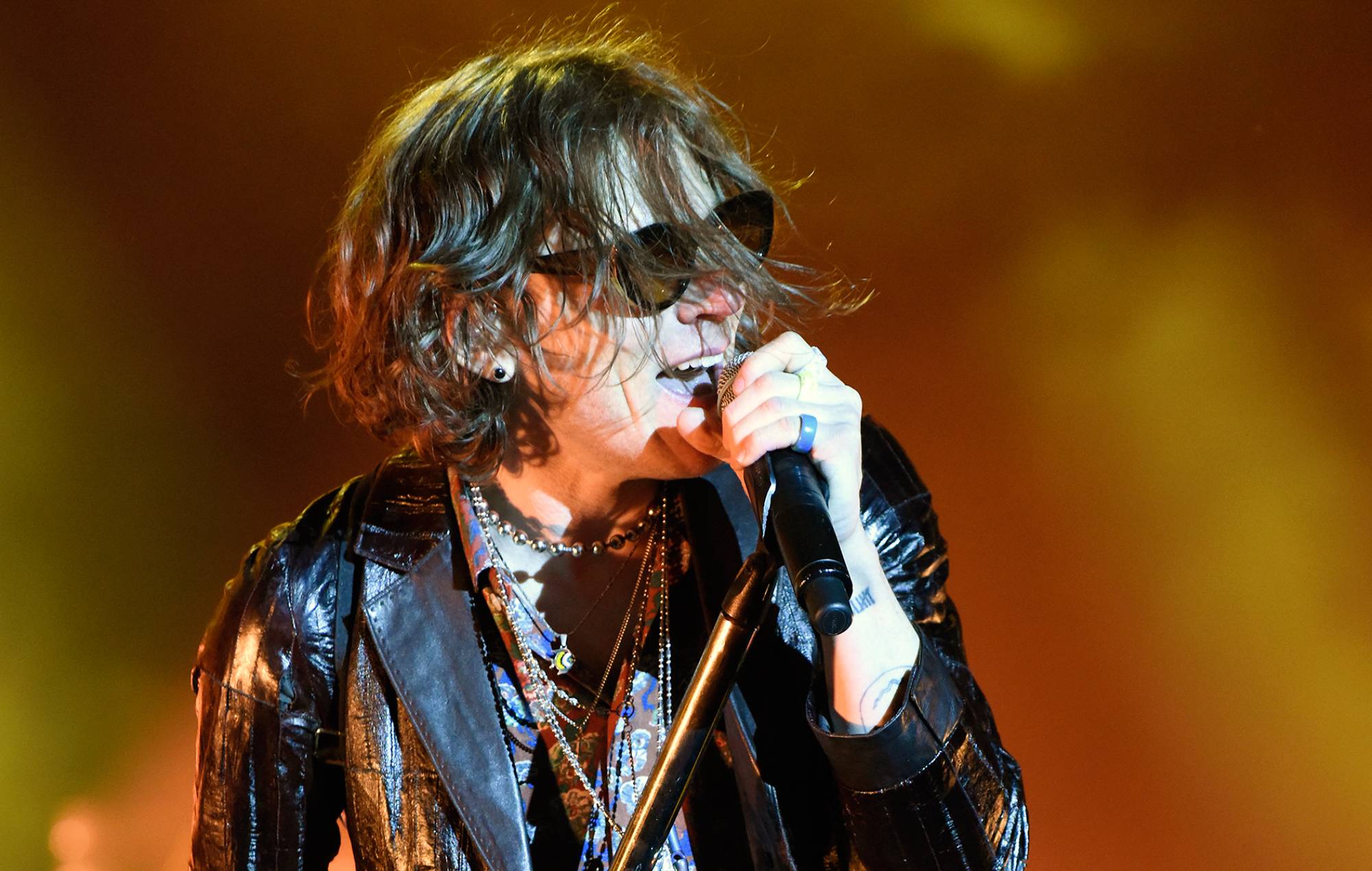 Matt Shultz, de Cage The Elephant, se declara inocente de un delito de ...