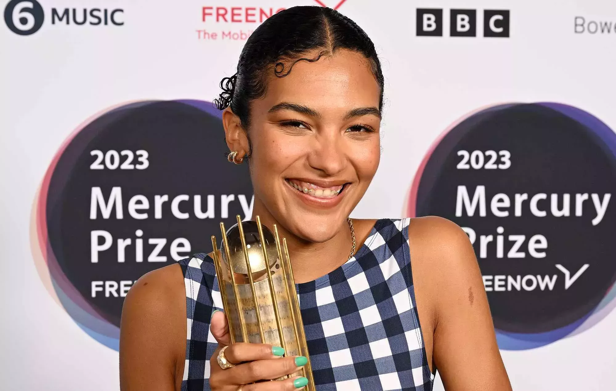 Olivia Dean, coautora del himno de las Leonas en el Mundial: "Es para ...