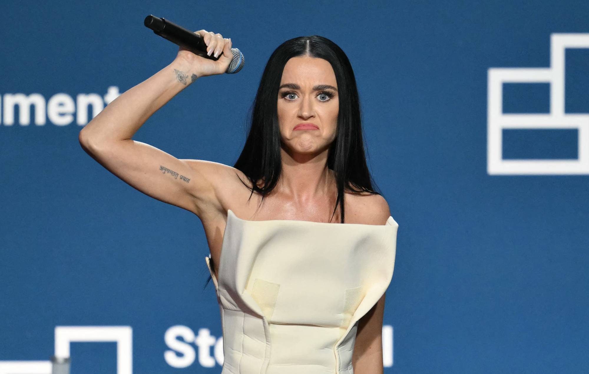 Katy Perry afirma que el criticado videoclip de "Woman's World" era una "sátira" | Cultture
