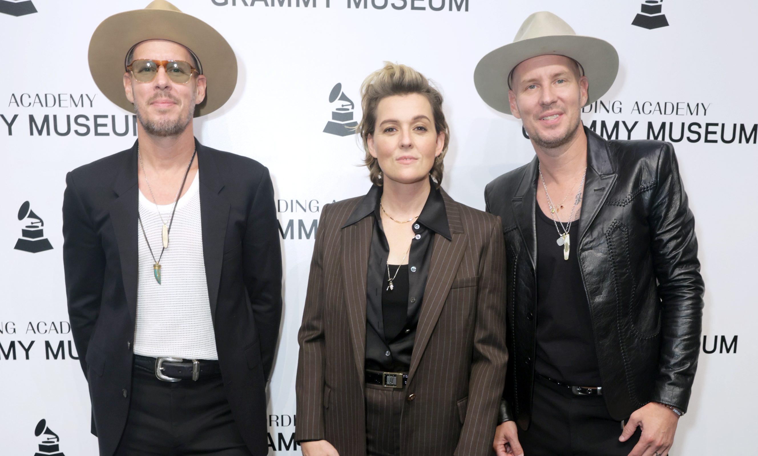 Brandi Carlile se une a los gemelos Hanseroth para hablar del ...