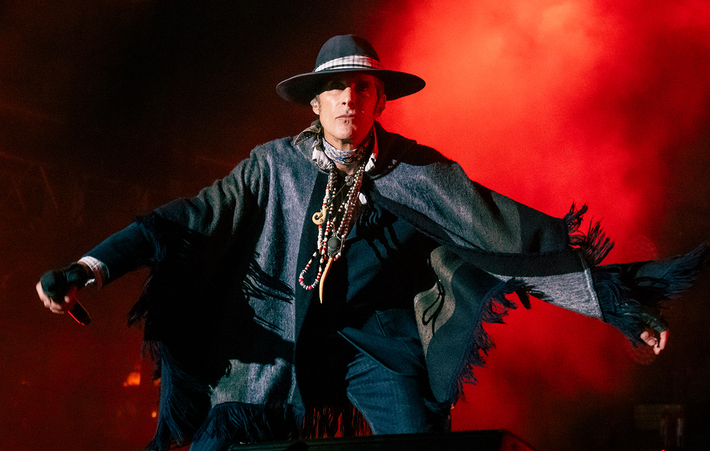 Etty Lau, mujer de Perry Farrell, explica la pelea con Dave Navarro en ...